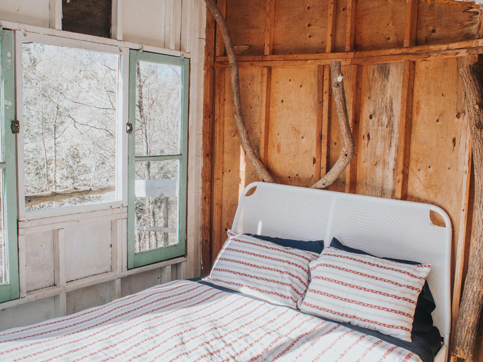 Badour Island Retreat – Bobs Lake Cottages and Escapes