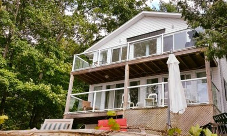 Bobs Lake Cottages & Escapes